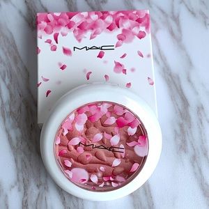 MAC Cosmetics | Makeup | Mac Highlight Powder Fleur Real | Poshmark